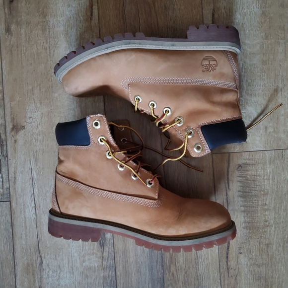 Timberland | Shoes | Timberland 6 Inch Classic Boots 299 Size Womens 7 Boys 5 Euc | Poshmark